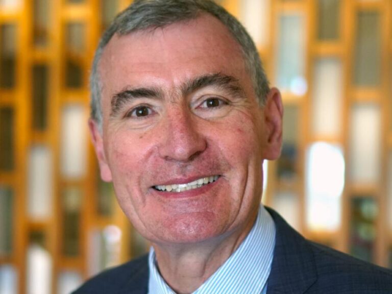 Can a med school work without a university behind it? This doctor hopes ...